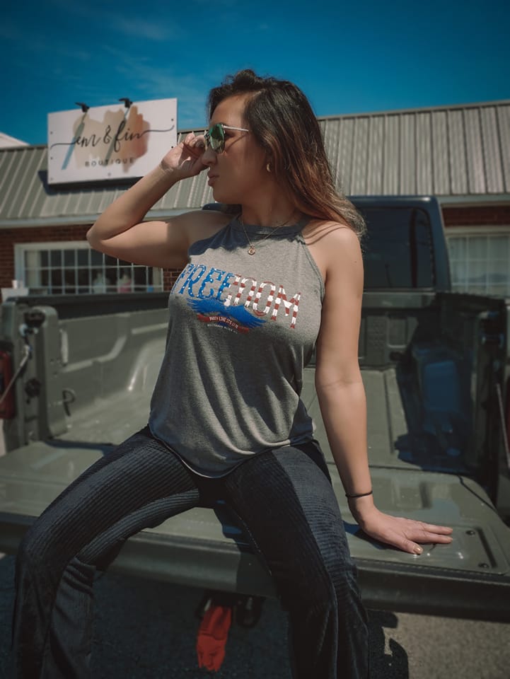 Freedom Tank – Em & Fin